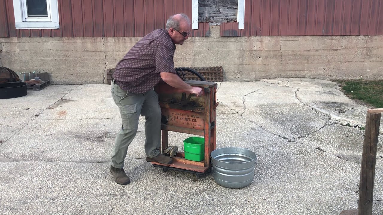 Jacob Haish corn sheller demonstration - YouTube