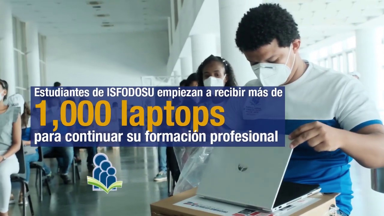 Estudiantes del ISFODOSU reciben laptops para continuar su proceso de ...