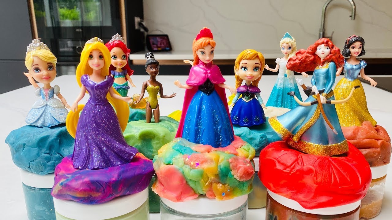 Play-Doh Disney Princess Figures up close! Ariel, Elsa, Tiana, Rapunzel ...