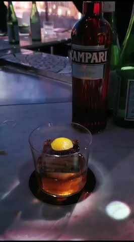La Negroni Room Experience al Carico Cocktail Bistrot di Milano - YouTube