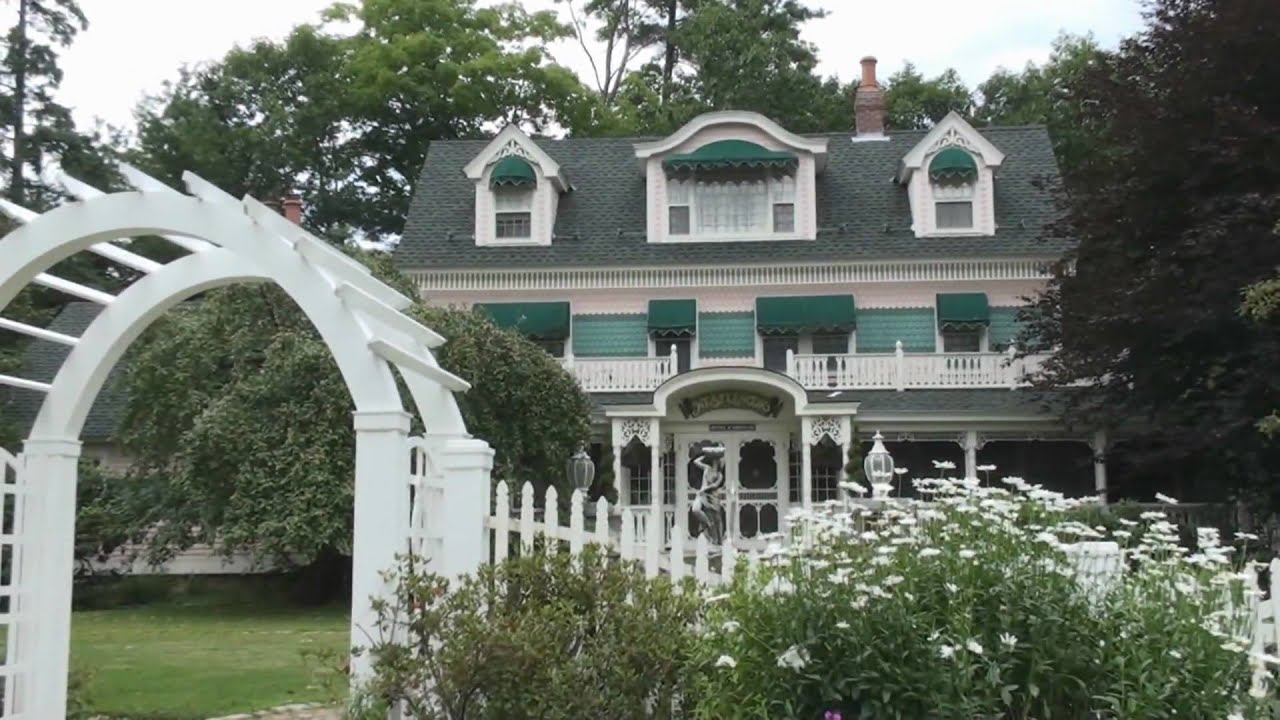 Nestlenook Farm - YouTube