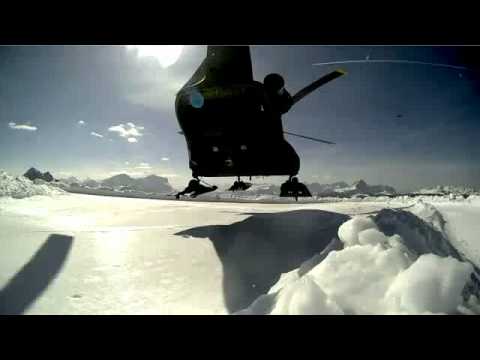 Ferrari FF gets helicopter air lift to top of Kronplatz Plan de Corones ...