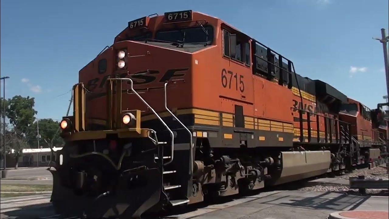 BNSF #6715 Leads EB Intermodal. Olathe, KS 7/9/22 - YouTube