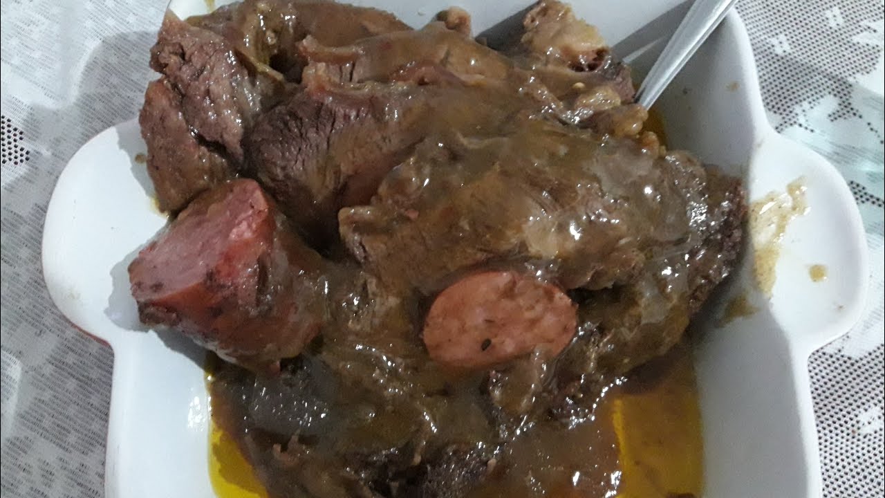 Como fazer paleta assada na panela de pressão elétrica fácil - YouTube