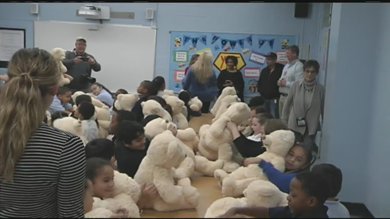 Early Christmas presents for students at Dorman Elementary School - YouTube