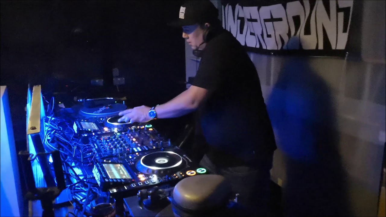 DJ Rob @ OLDSCHOOL UNDERGROUND GRANDMASTER AND HUSTLER B DAY BANG - YouTube