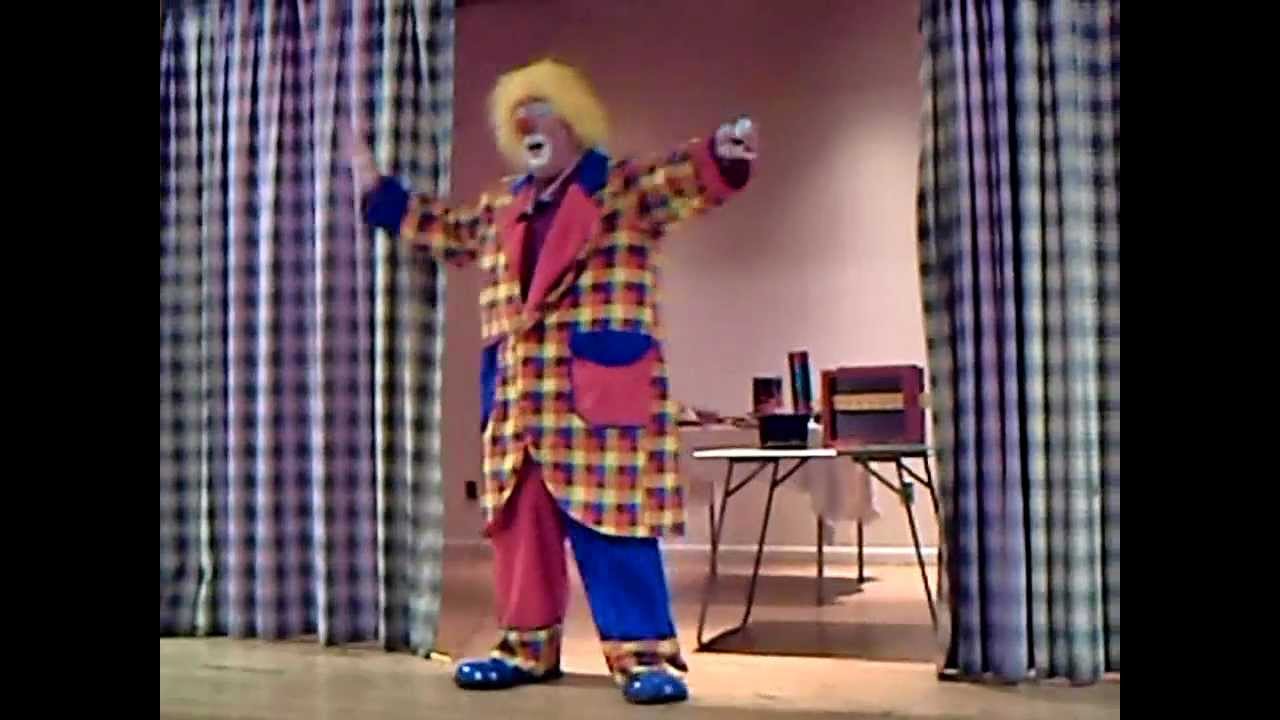 Spike The Clown magic show - YouTube