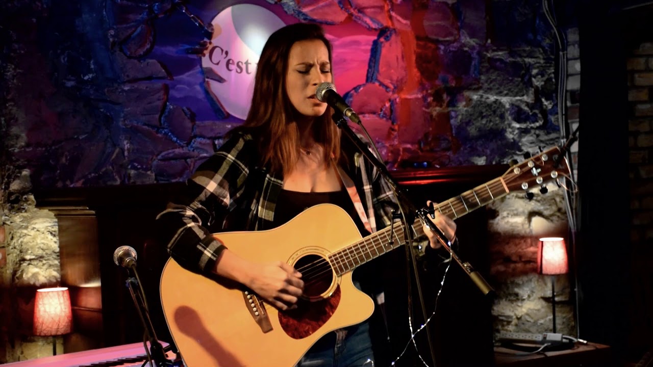 Emily Schultz "Beg" live at C'est What? in Toronto - YouTube