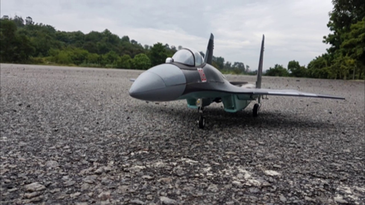 Sukhoi Su-35 evolution. From unboxing to successful flight. Including ...