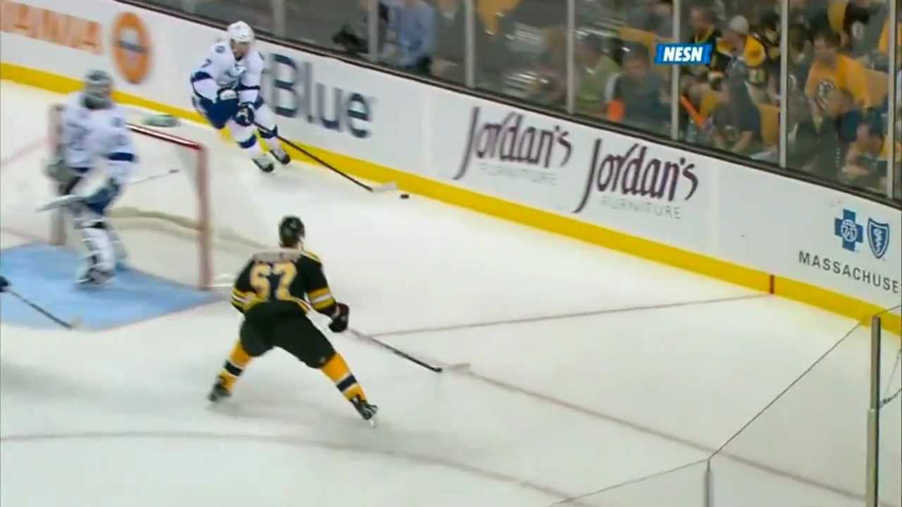 Benoît Pouliot hits Brett Clark [HD] - YouTube
