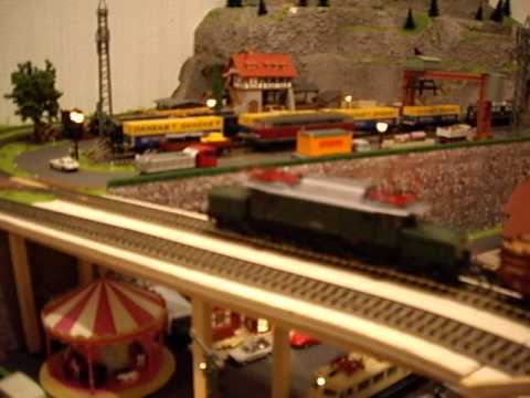 Roco 63502 E94 - YouTube