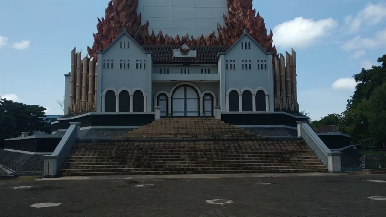 MONUMEN MANDALA (Pembebasan Irian Barat) || SEJARAH - YouTube