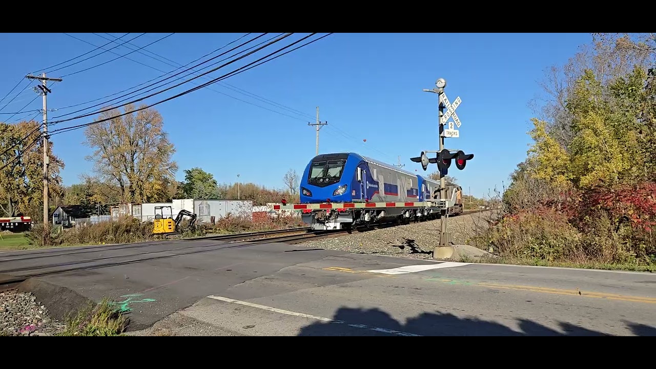 3:41 csx S899 with UP-5398 Pulling 2 MTA-301&302 SC42-DM Siemens ...