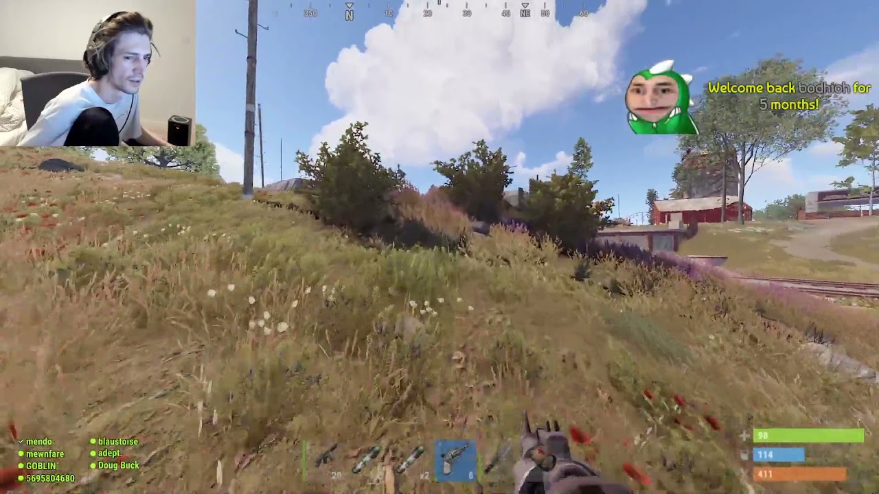 xQc Uses His Slot Machine Aim in Rust - YouTube