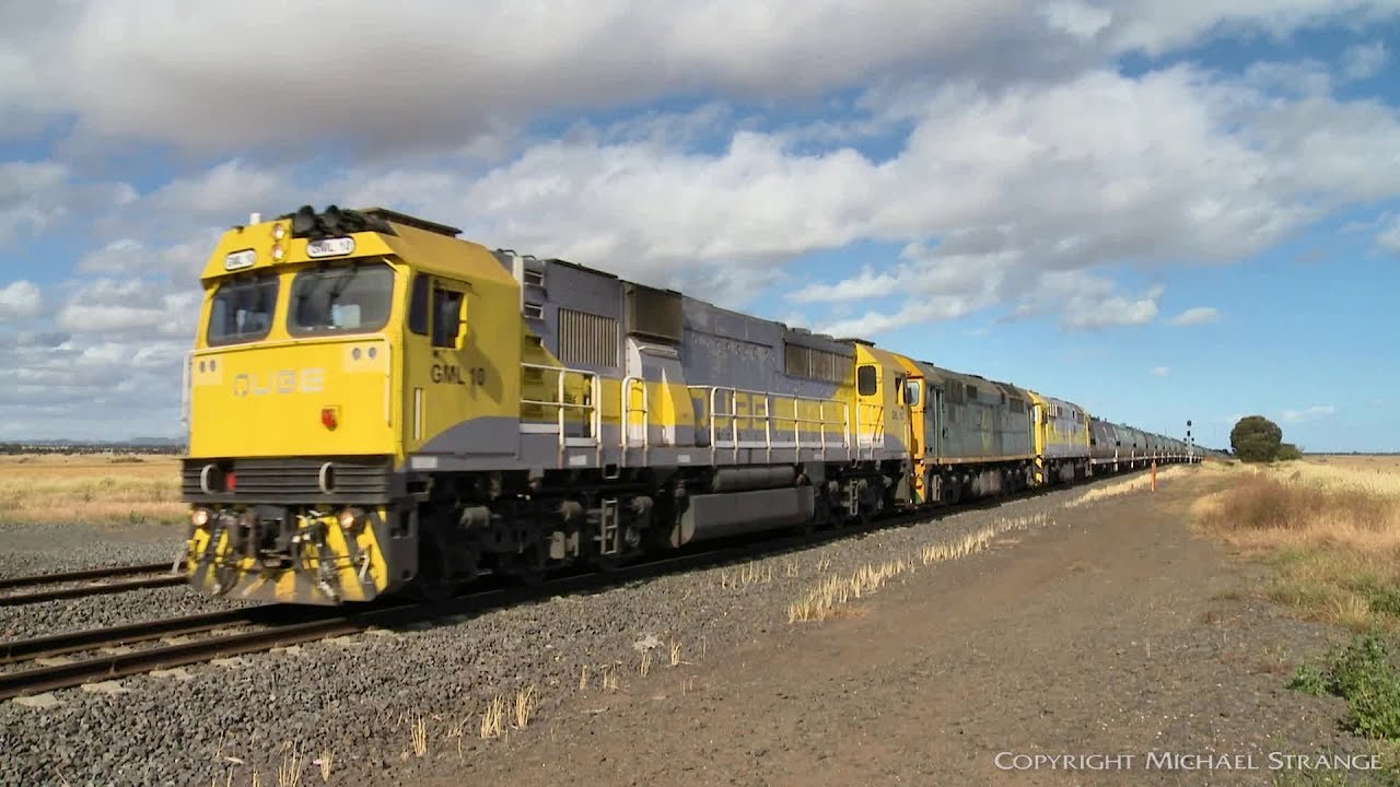 7761V QUBE Grain Train With GML10, 8037 & 8030 - PoathTV Australian ...