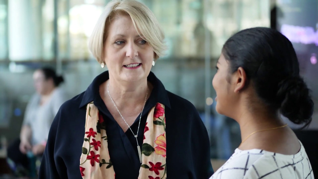 Meet Associate Professor Louise Hull - YouTube