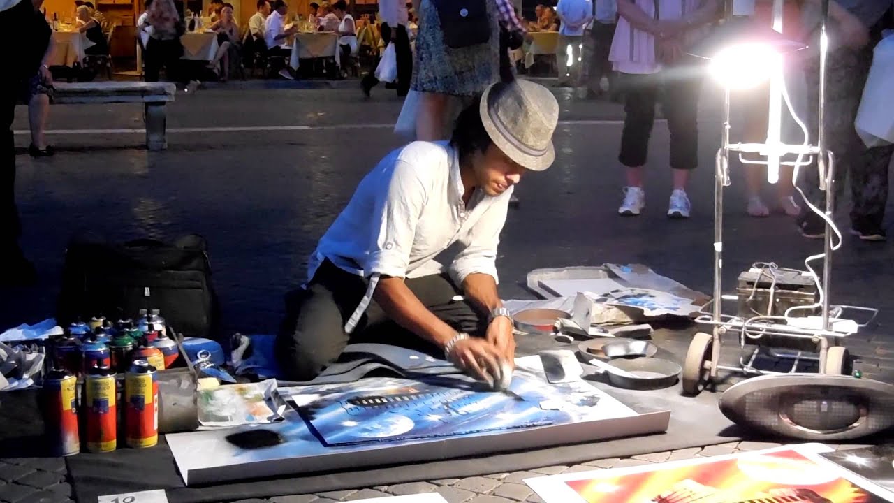 Italian Spray Paint Artist at Piazza Navona - YouTube