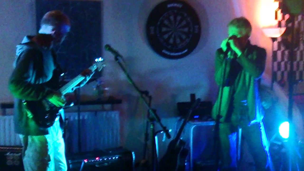 Jacks music club. Carl Bailey,Finn:I hear u knocki - YouTube