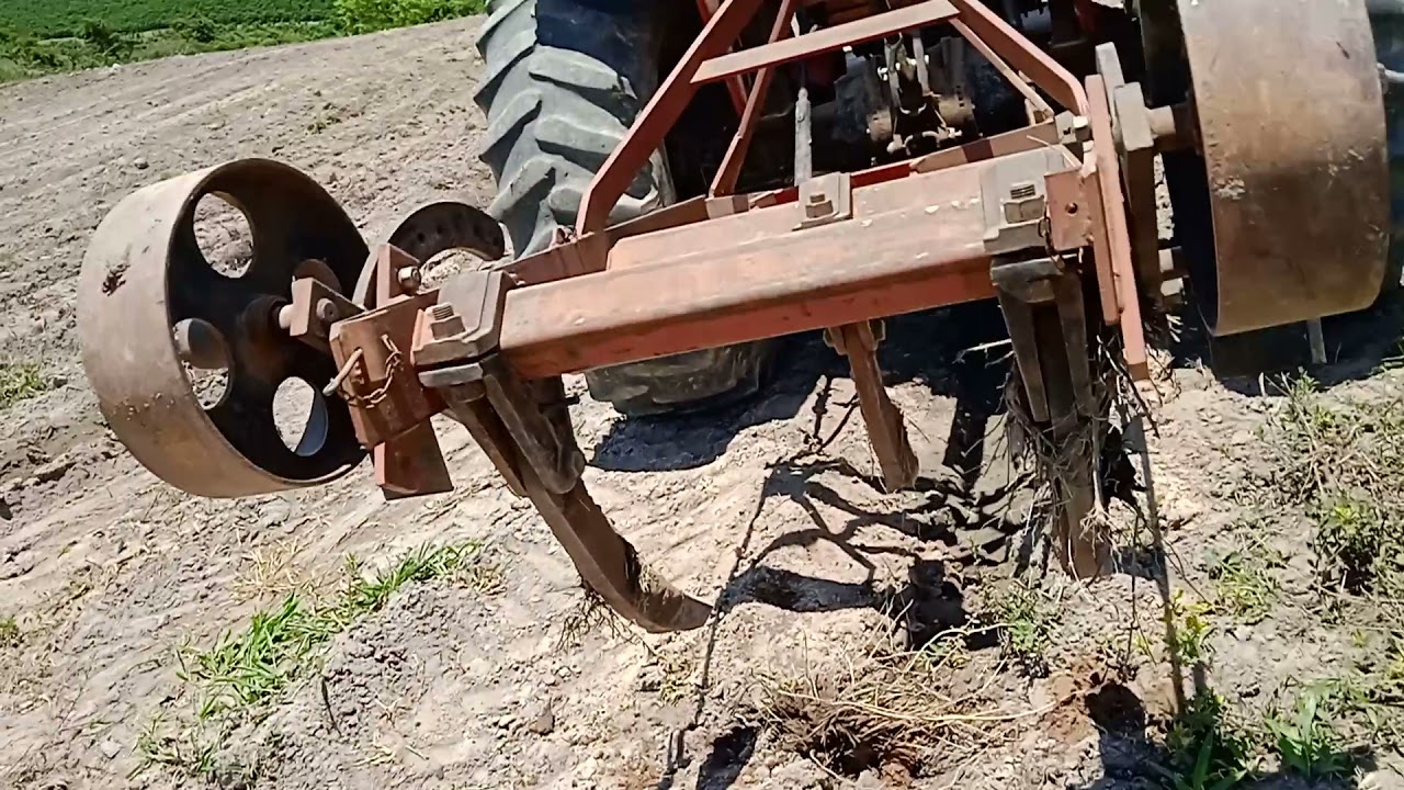 subsolador 3 hastes santa Isabel preparo do solo - YouTube