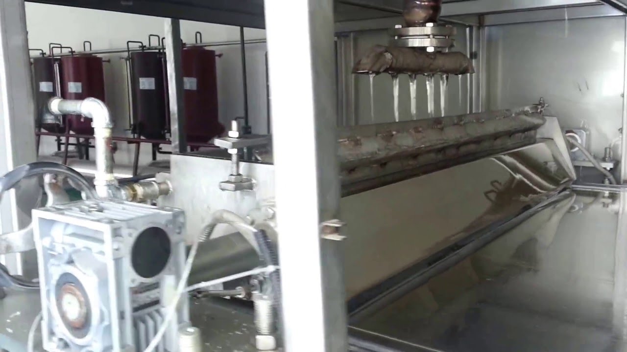 Double belts cooler for resin wax sulphur flakes - YouTube