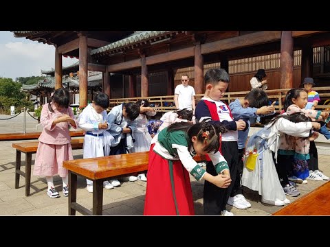 TEACHING CHINESE KIDS HOW TO BOW TO THEIR ELDERS | DISCOVERING THE REAL ...