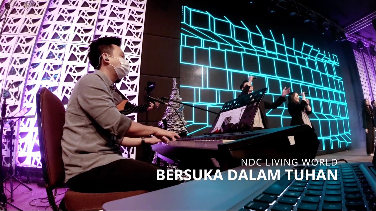 Bersuka Dalam Tuhan - Jonathan Prawira | keycam NDC Living World - YouTube