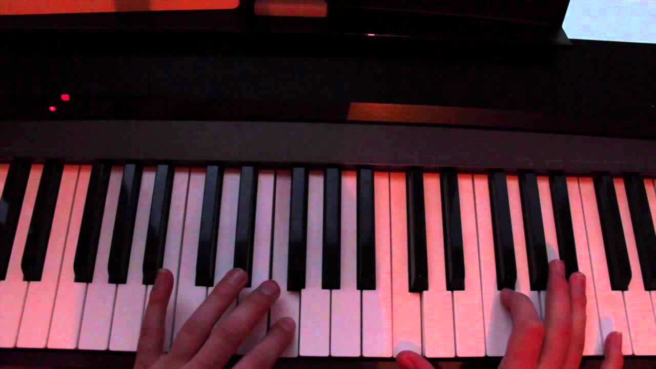 Flashlight - Jessie J ( Pitch perfect 2) piano par Herem Tutorial - YouTube