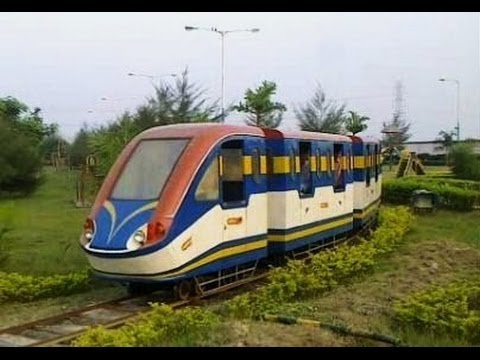 TOY TRAIN VIDEO FOR CHILDREN - TOY TRAIN AT CHILDREN'S PARK - YouTube