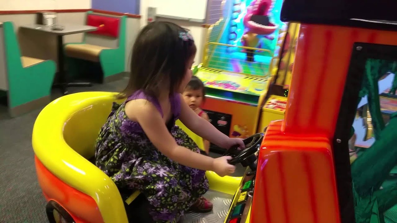Chuck e cheese boat - YouTube