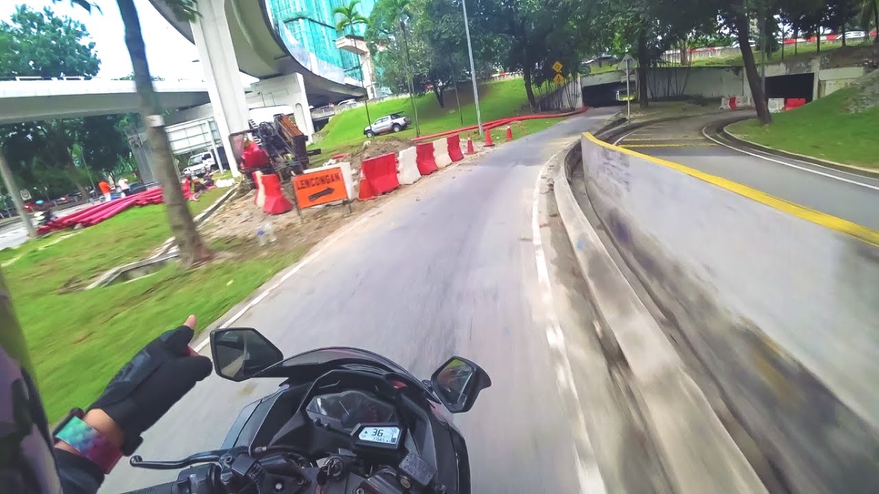 SERAM LALU JALAN MOTOR FEDERAL HIGHWAY MALAYSIA | NINJA250r - YouTube