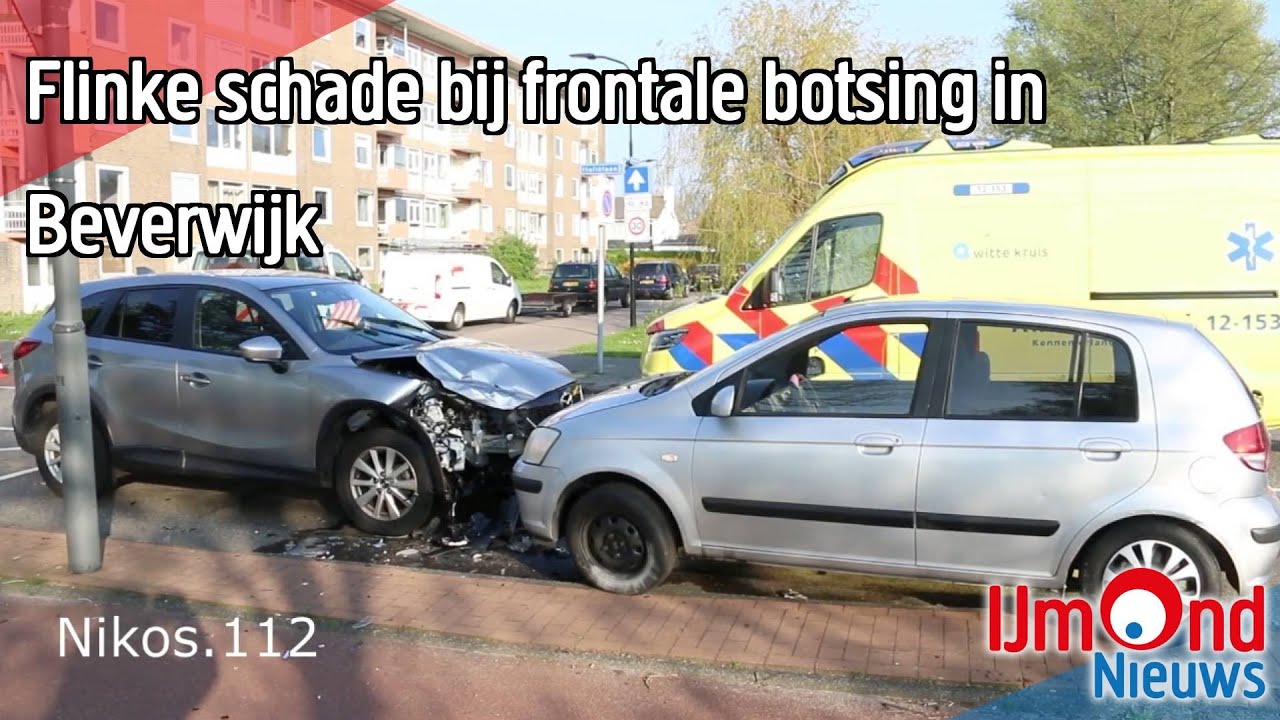 Flinke schade bij frontale botsing in Beverwijk - YouTube