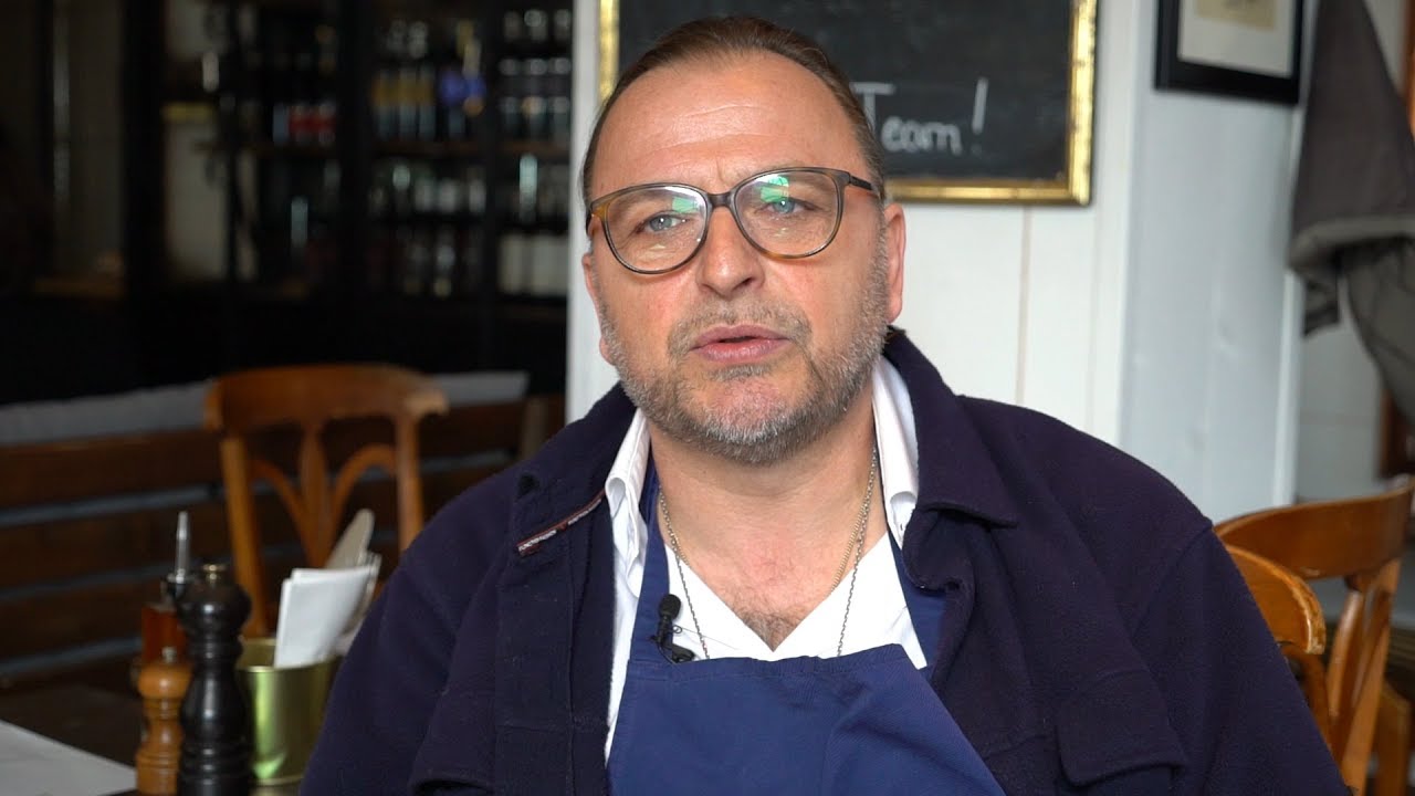 Vincent Roos: Ce sera deux bières, mon père - YouTube