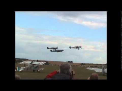 Flying Legends 2011 Balbo - YouTube