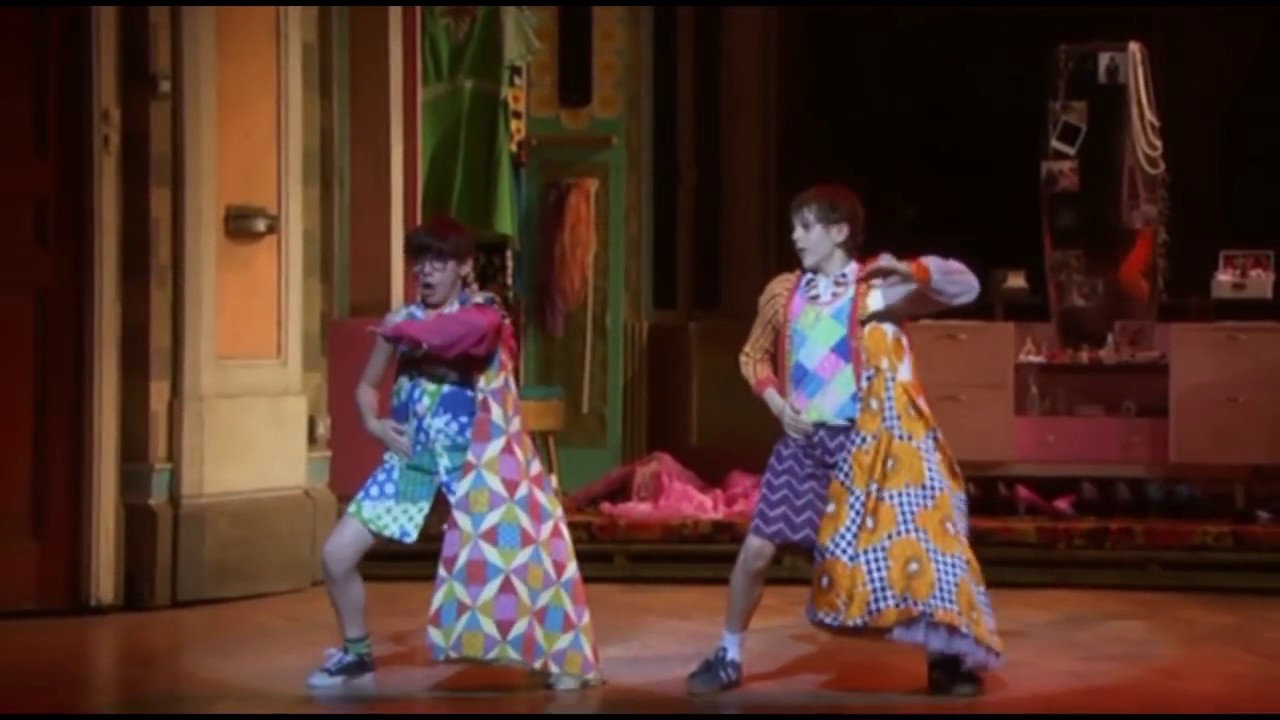 Billy Elliot Expressing Yourself - YouTube