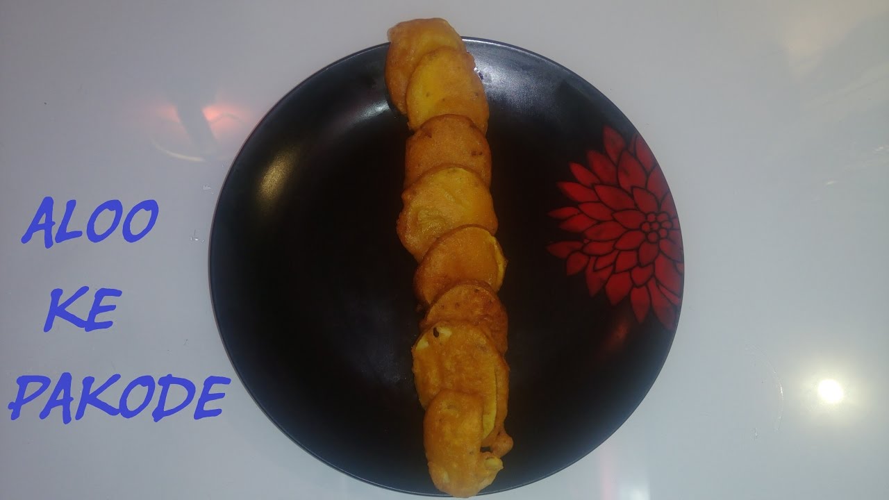 crispy aloo ke pakode recipe in hindi | potato fry - YouTube
