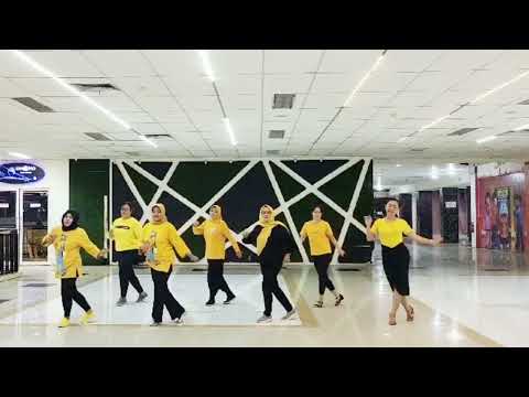 APT Line Dance. Choreo: Junghye Yoon. Demo : Ida & ILDI Kediri - YouTube