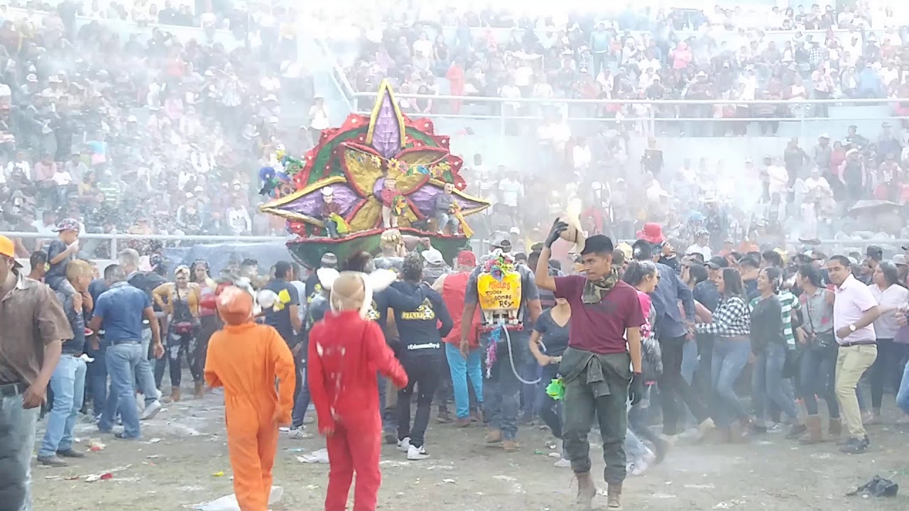 Carnavañ Charo 2020 || El Rey Martes De Carnaval Plaza De Toros - YouTube