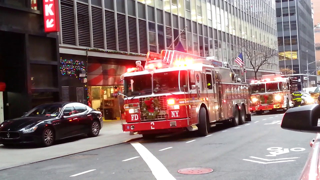 FDNY ladder 2 & engine 8 battalion 8 response to a odor of gas - YouTube