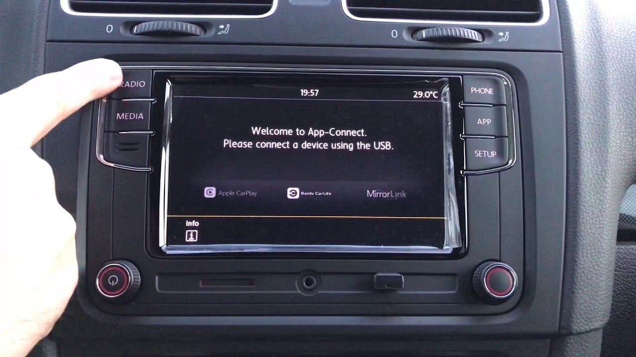 VW Multimedia - Rcd 330 Apple Carplay - YouTube