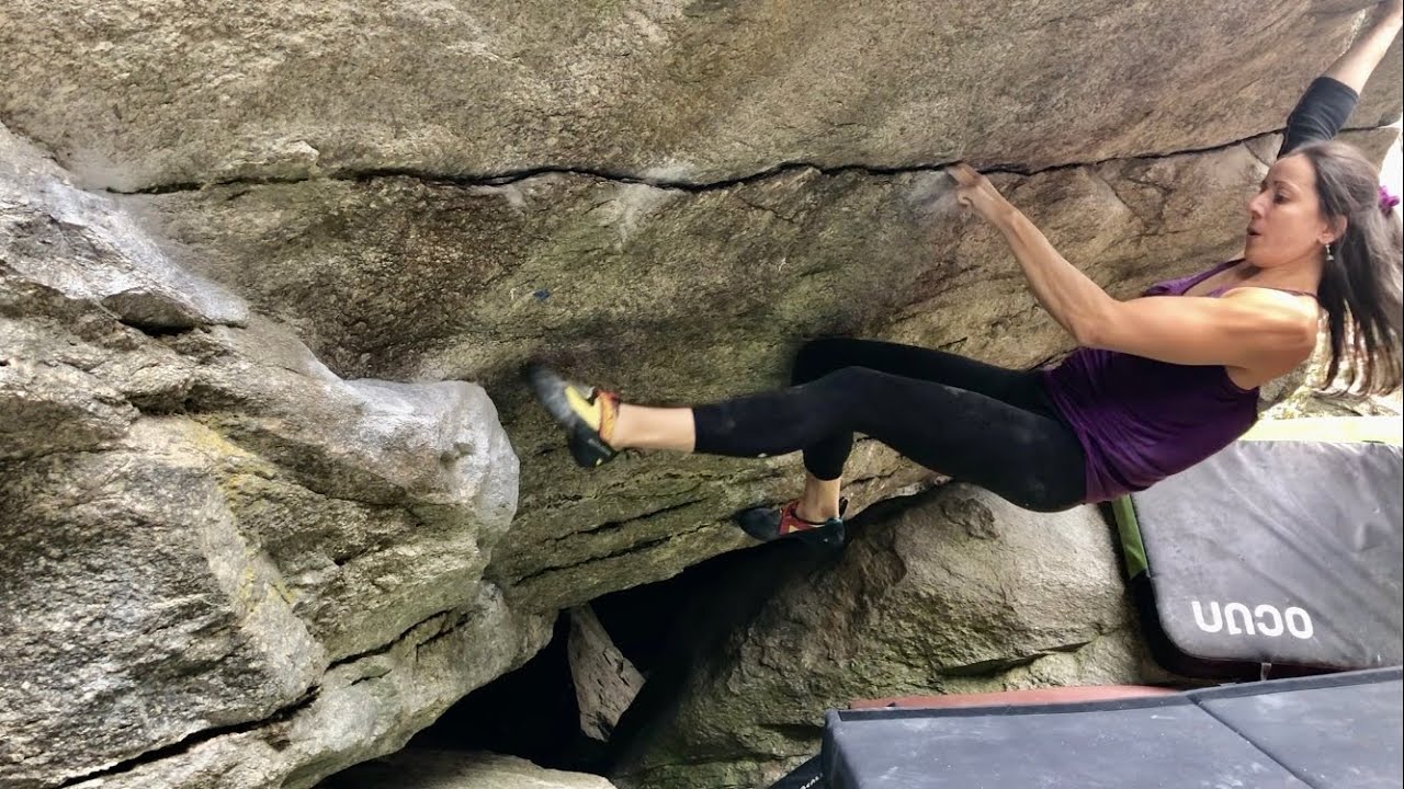 Aktifit right - 7b & Seppi’s Boulder -7a in Chironico 🇨🇭 - YouTube