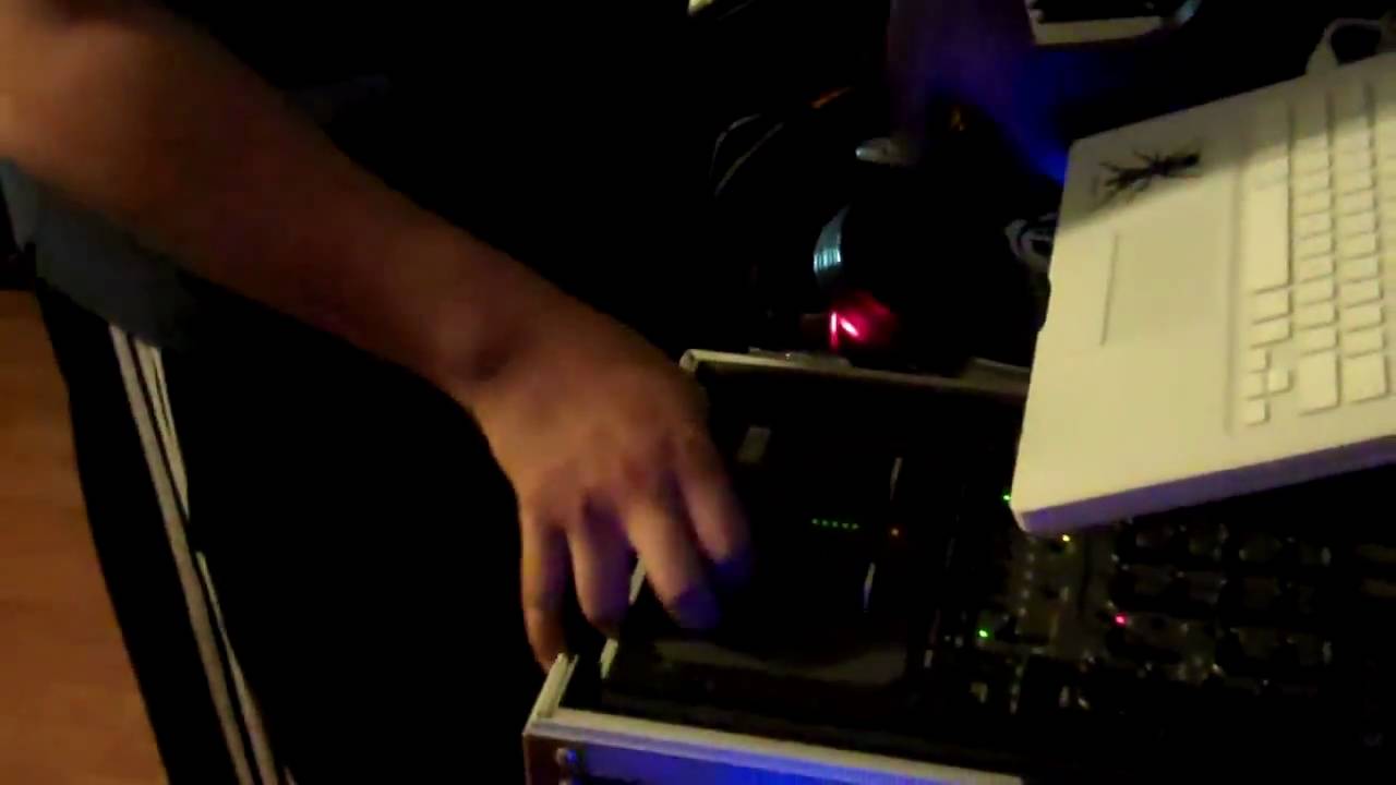 Dj Sal-V and Master Yoda Scratch Session - YouTube