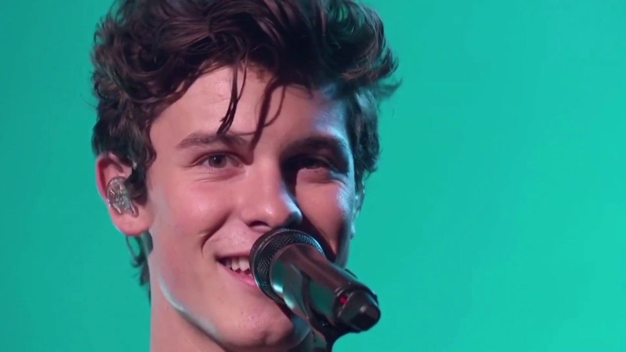 Shawn Mendes smiling for one minute straight - YouTube