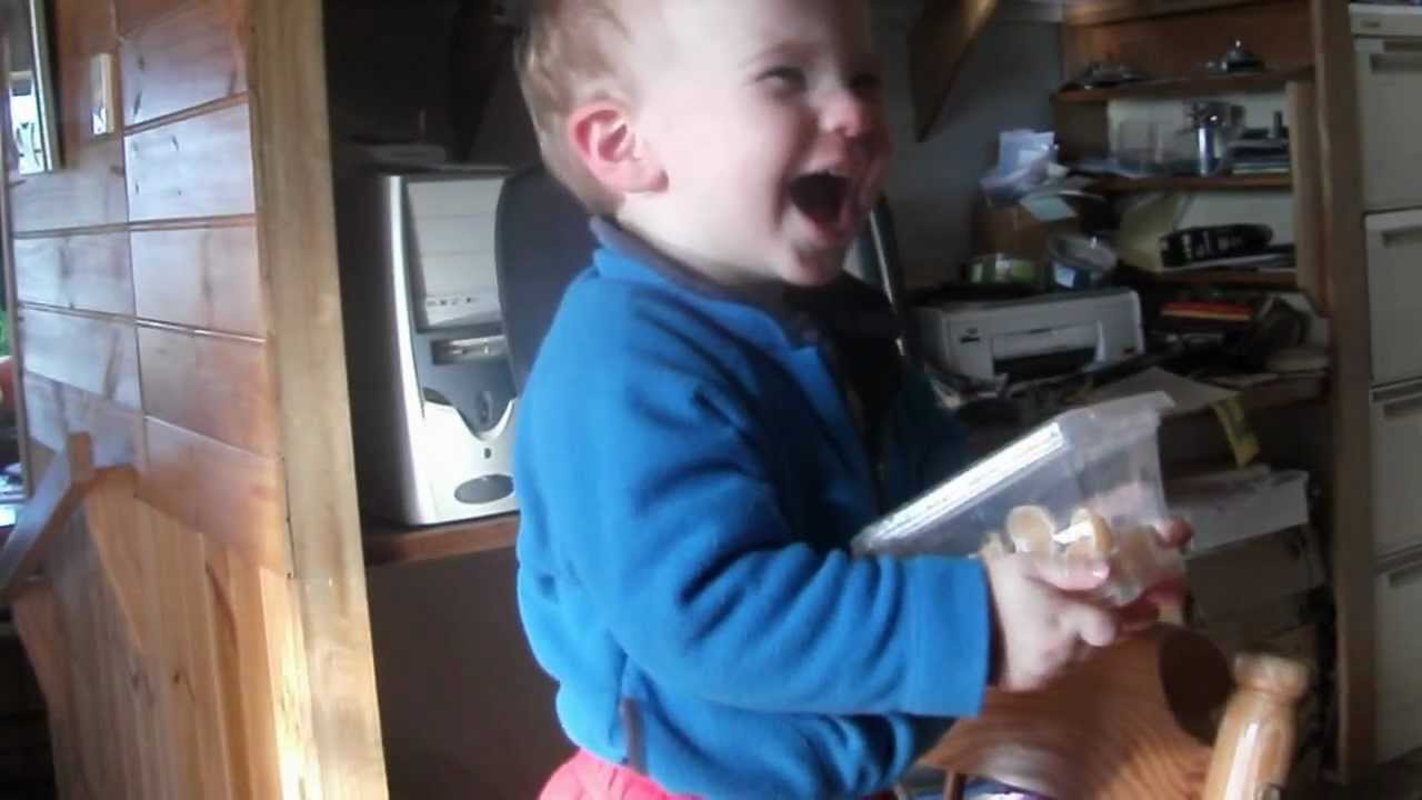 Owen's Raspberry Kisses - YouTube