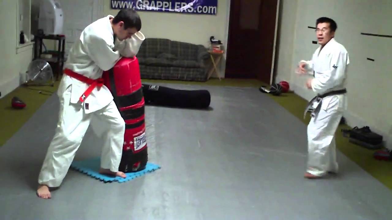 Triangle Running Thigh Kick Drill - YouTube