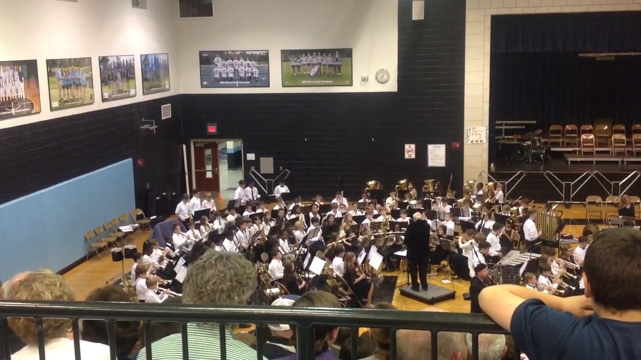 Berry Middle School Band Highland Cathedral w/ Bagpipe - YouTube