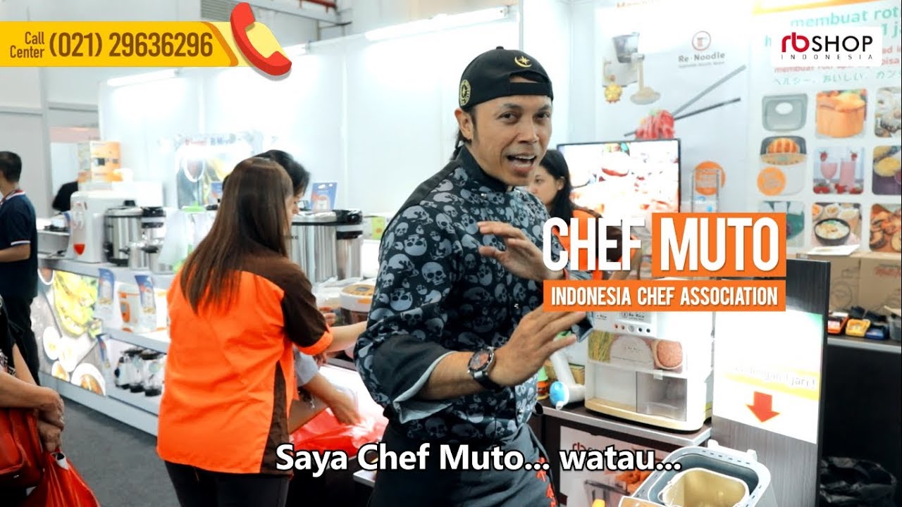 Atraksi Chef Muto Dalam Ceremony Indonesian Chef Association Di Stand ...