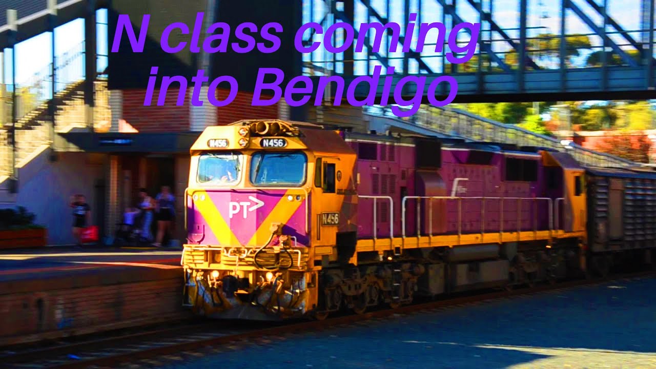 N class coming into Bendigo - YouTube