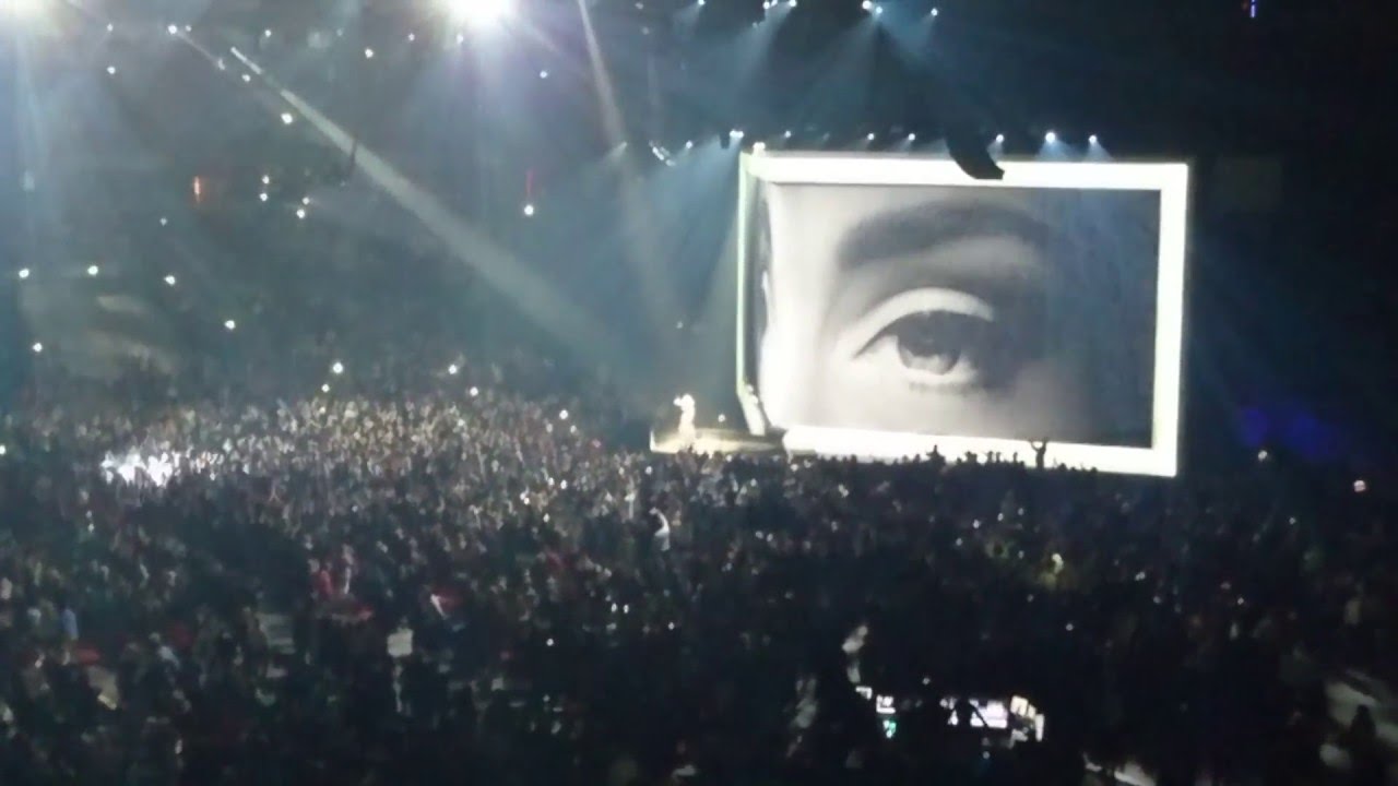 Adele - Hello Intro LIVE 2016 - Tele2 Arena Stockholm - YouTube