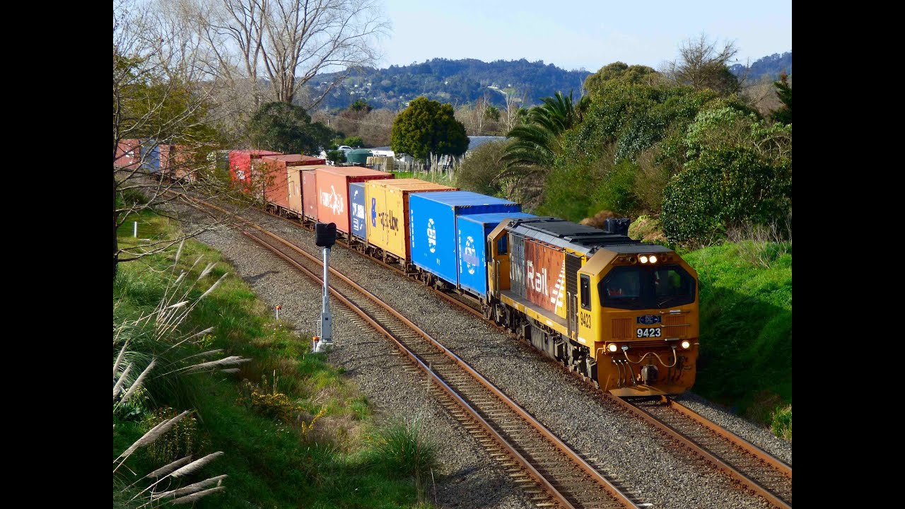 KiwiRail Trains between Auckland & Te Kuiti (4K) - YouTube