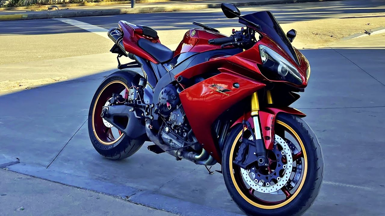 YAMAHA R1 Startup & Acceleration Sounds! @9orana.R1 - YouTube